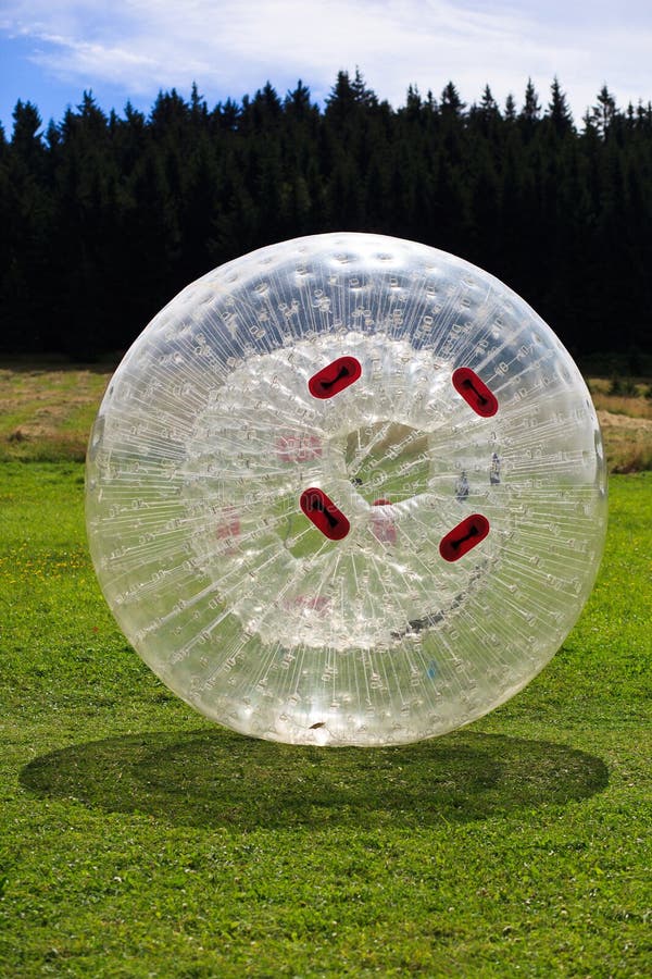 Zorbing obraz stock. Obraz złożonej z puszek, przygoda - 25110039