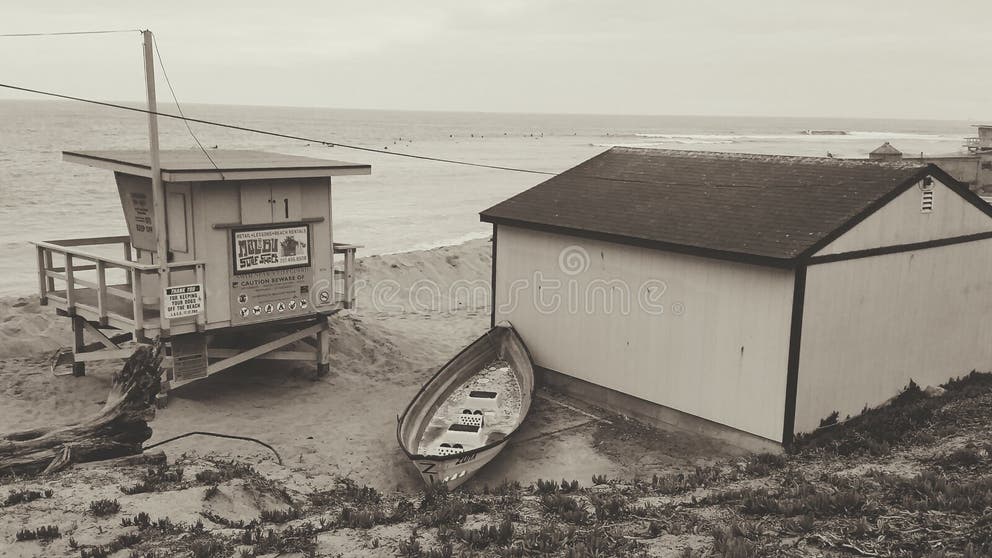 Zuma editorial image. Image of malibu, grey, house, boat - 51087290