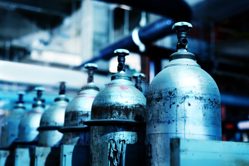 Zuurstofflessen stock foto. Image of onderwater, apparatuur - 31001770