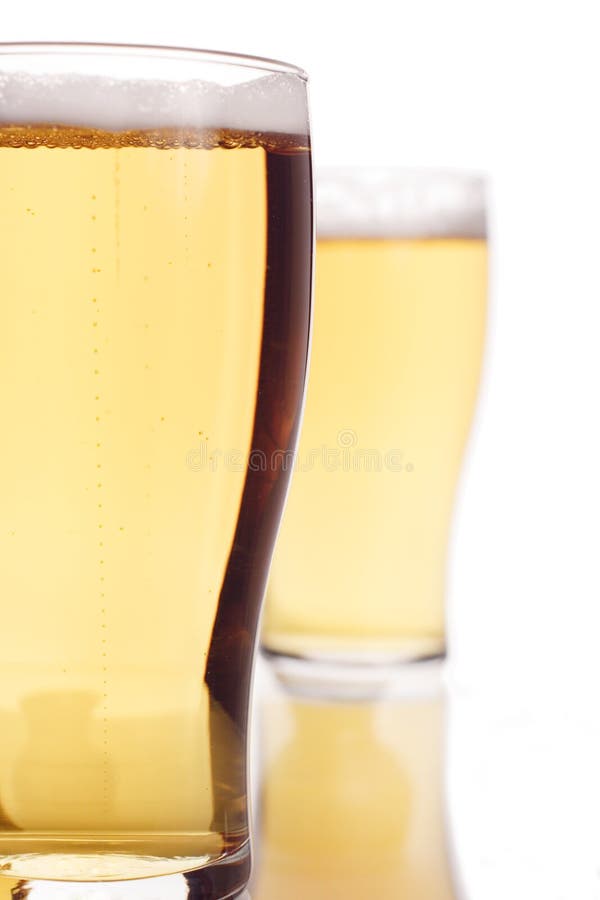 Zwei Biere stockbild. Bild von mann, stab, getränk, gebräu - 486899