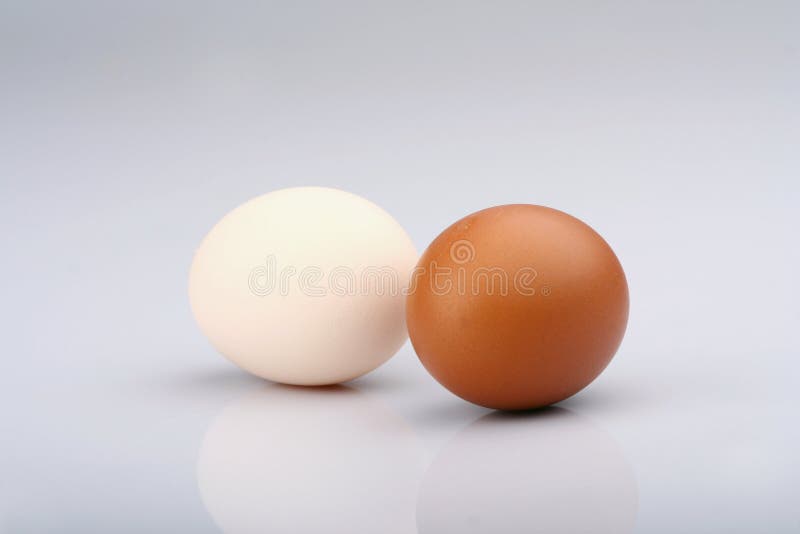 Zwei Eier stockbild. Bild von nähren, köstlich, hintergrund - 28513075