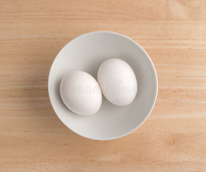 5,108 Zwei Rohe Eier Stock Fotos - Freie & Royalty-Free Stock Fotos von ...