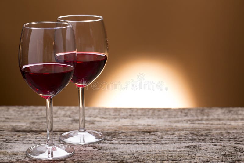 Zwei Glas Rotwein stockfoto. Bild von getränk, wein, merlot - 31076028