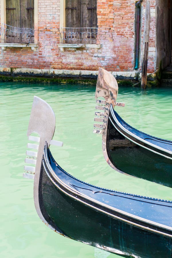 Gondeln in Venedig stockbild. Bild von architektur, stadt - 14926449