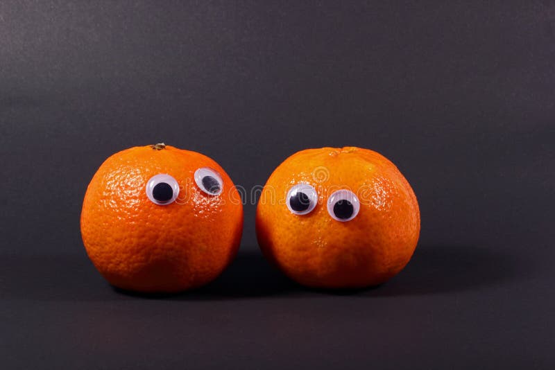 Zwei Mandarinen stockbild. Bild von haus, asiatisch - 110915181
