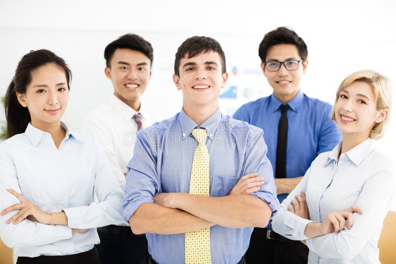 Équipe Multi-ethnique Réussie Heureuse D'affaires Photo stock - Image ...