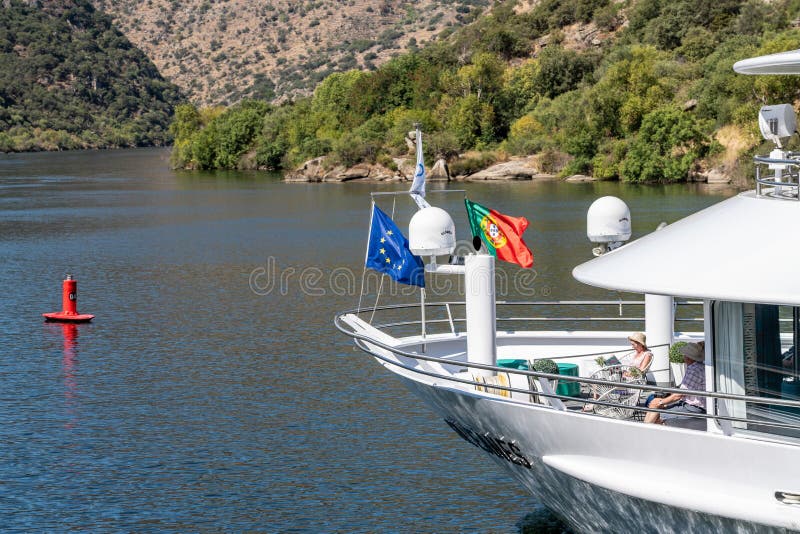 Крылатая лодка MS Gil Eanes на реке Дору в Португалии Редакционное Изображение - изображение ...
