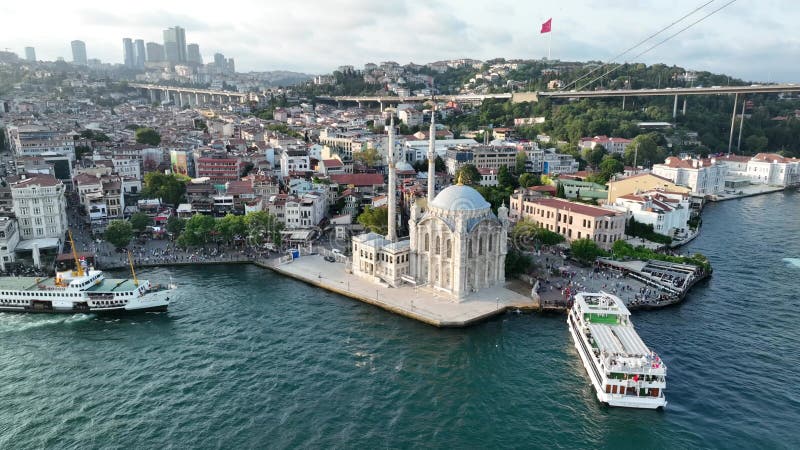 伊斯坦布尔土耳其. 伊斯坦布尔运河大梅吉耶清真寺bosphoro运河 股票视频 - 视频 包括有 受难者, 聚会所: 289155639