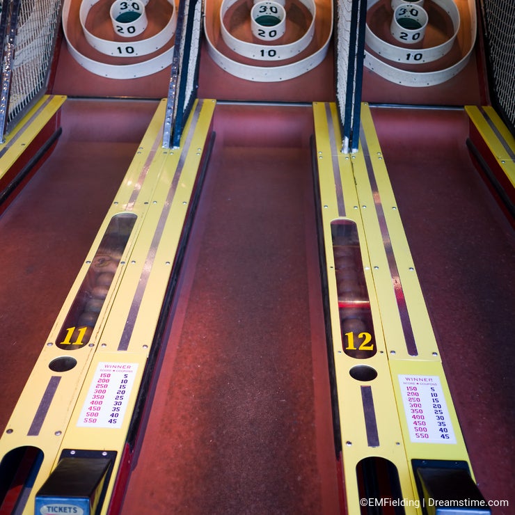 Milestone - first 100 smackers - Dreamstime