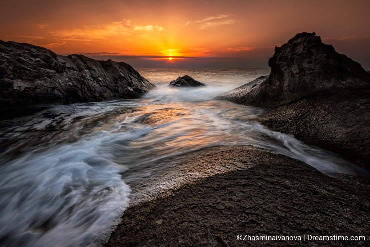 Chasing the sun - Dreamstime