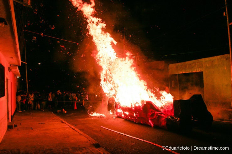 Traditions in Guatemala: The Burning of the Devil - Dreamstime