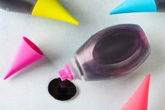 4 Botellas De Colorante Alimentario Foto de archivo - Imagen de líquido ...