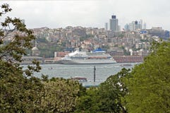 Pacific Ocean Harbor With Cruiseship Stock Photo - Image: 36414008