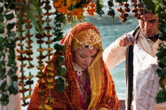 Traditioneel Hindoes Indisch Huwelijk Redactionele Afbeelding ...