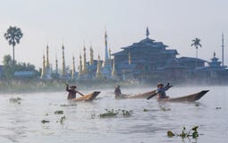 Intha Leg Rowing Tribe In Myanmar Editorial Photography - Image: 4701457