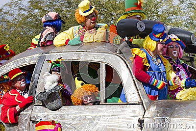 2012 Fiesta Bowl Parade Oversize Car Clowns Editorial Image ...