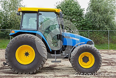 Blauwe Tractor Royalty-vrije Stock Fotografie - Afbeelding: 36050037