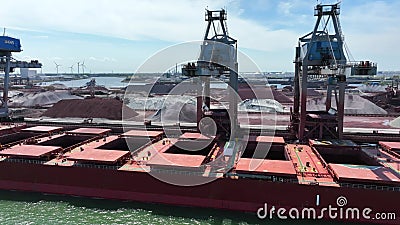 Bulk Carrier Ship Offloading Cargo by Crane for Processing Stock ...