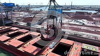 Bulk Carrier Ship Offloading Cargo by Crane for Processing Stock ...