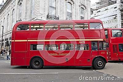 Bus Rouge Photo stock éditorial - Image: 23221753
