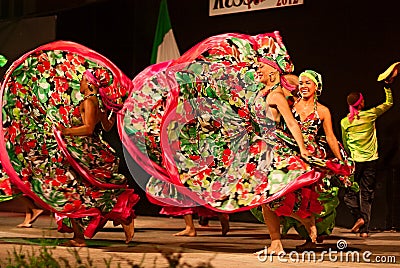 Colombian Dancers Editorial Stock Image - Image: 26060134