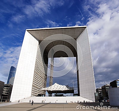 LA GRANDE ARCHE, LA DEFENSE, PARIS Editorial Stock Photo - Image of ...