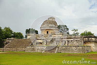 Mayan Pyramid Of El Caracol In Chichenitza Near Merida Yucatan I Stock ...