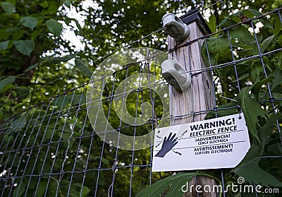 Snake Warning Sign at a Park Stock Photo - Image of nature, park: 121110440