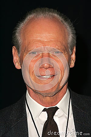 Fred Dryer Editorial Image - Image: 26885565