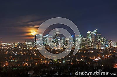 Full Moon Over The Calgary Downtown Stock Photo - Image: 70947047