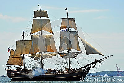 HMS Bounty Editorial Photo - Image: 27390281