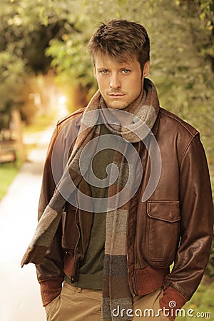 Jeune Homme Normal Images stock - Image: 26213054