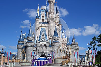 Middle Disney's Magic Castle Florida Editorial Photography - Image ...