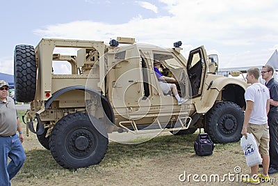 Oshkosh Humvee Side View Editorial Image | CartoonDealer.com #26166362