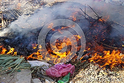Plastic Burning,Pollution,Plastic Fire Releases Dangerous Chemicals ...