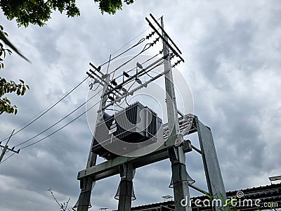 Pole-mounted Distribution Transformer With Drop Out Fuse, Lightning ...