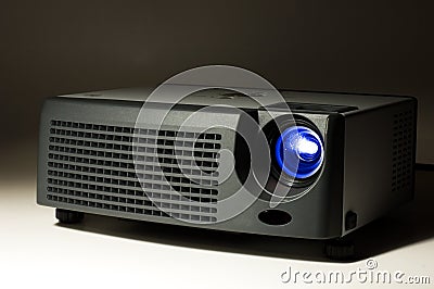 Negro Digital Moderno Proyector Multimedia En Fondo Blanco Foto de ...