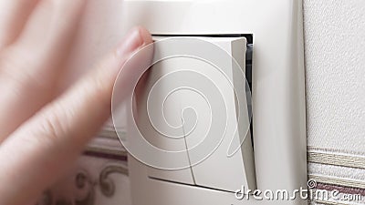 Setting the Switch Keys. a Master for the Repair of Electrical ...