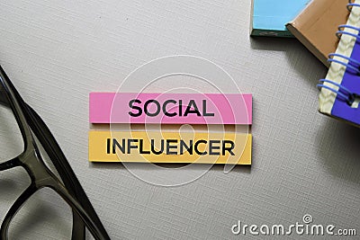 Social Influencer Text On Sticky Notes Isolated On Office Desk Stock ...