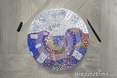 Step-by-step Instructions For DIY Round Wall Clock,zentangle Technique ...