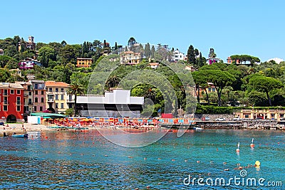 Strand I Rapallo, Italien Arkivfoto - Bild: 83540277