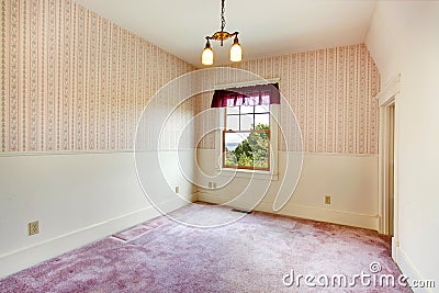 Tomt Litet Rum I Gammalt Hus Arkivfoto - Bild: 47578253