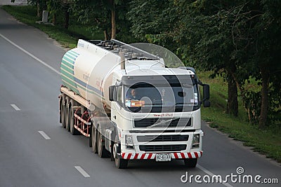 Trailer truck, oil container. - Stock Image - Everypixel