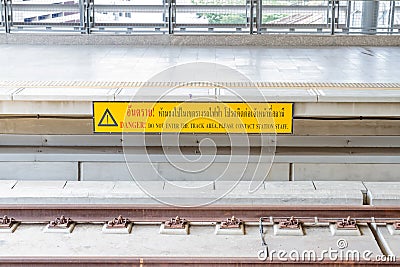 Train Platform Warning Sign Royalty-Free Stock Photo | CartoonDealer ...