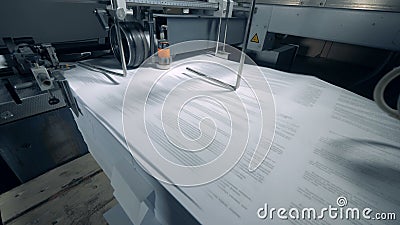 Typografisk Maskin Med Tryckt Papper Finga Nyhetskoncept Stock Video ...