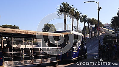 Universal City, California: Bus Shuttle To Universal Studios, Hollywood ...