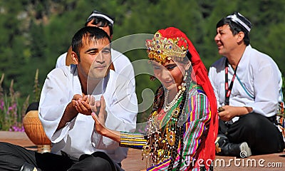 Uzbekistan Dance Group Editorial Photo - Image: 20689536