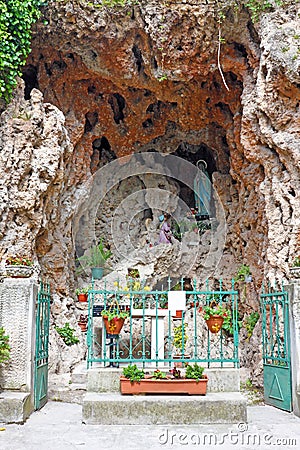 Virgin Mary Grotto Stock Photo - Image: 40606919