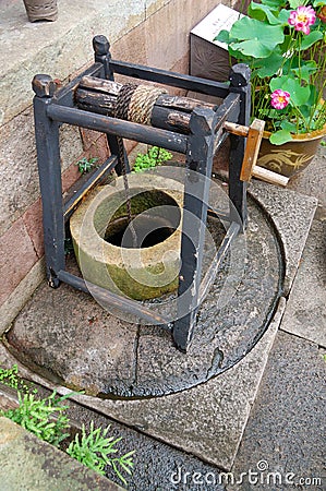 Well And Windlass Stock Images - Image: 5654634