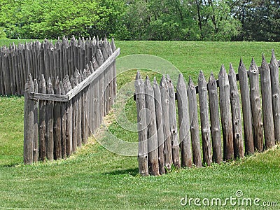 palisade - English Vocabulary - English - The Free Dictionary Language ...